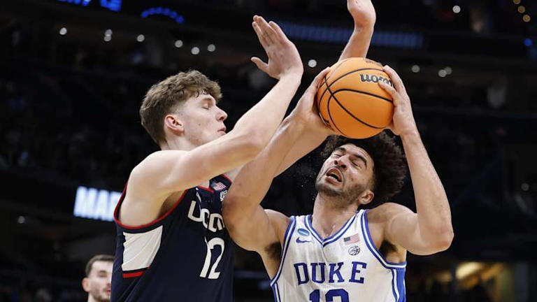 Men’s college basketball awards: No. 1 seeds sweep Naismith honors