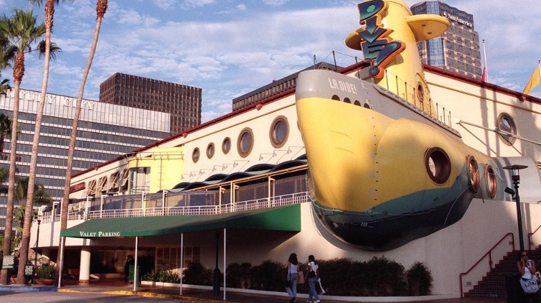 17 themed restaurants from the 90s, ranked