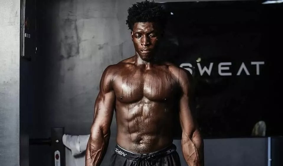 306lbs Uar Bernard With Only 6% Body Fat Leaves the Internet Amazed ...