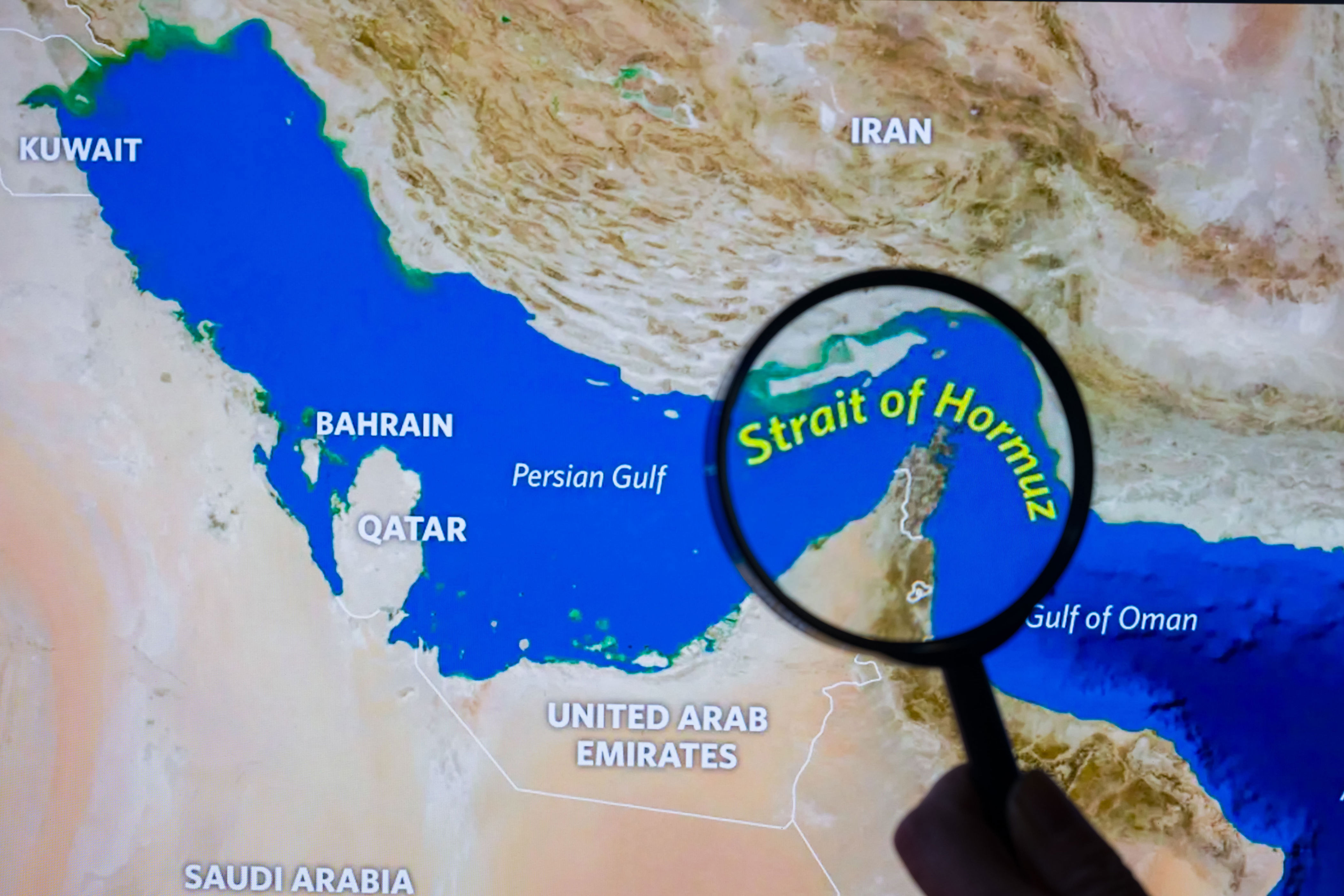Militer Iran disebut kembali tutup Selat Hormuz lantaran kecewa sikap Trump