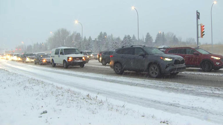 More than 160 crashes reported by Calgary police Sunday amid snowfall