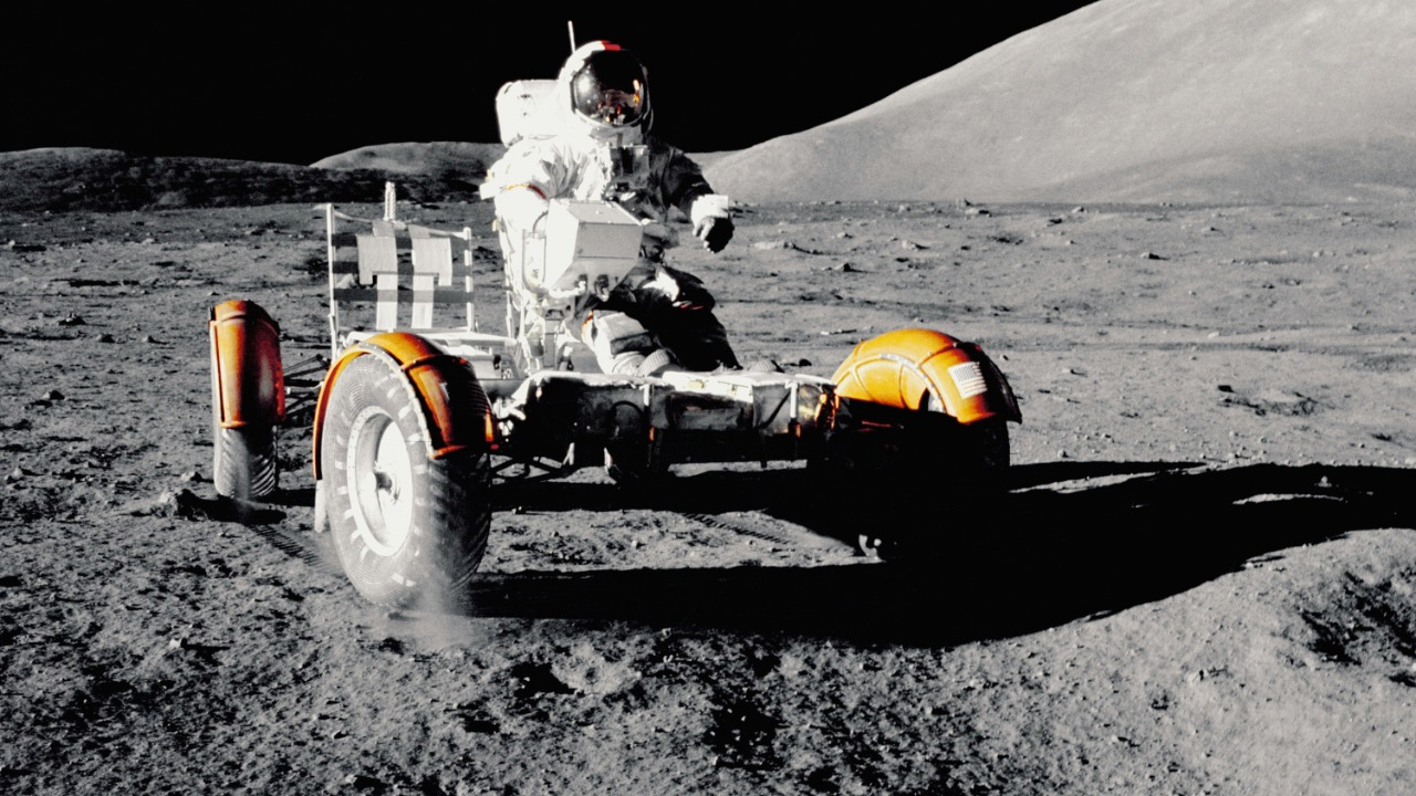 Engineer outlines plan to manufacture computer chips on the moon