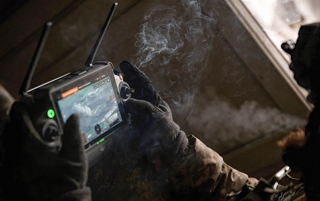 Ukraine blows up Russia’s most feared weapon in massive explosion seen ...