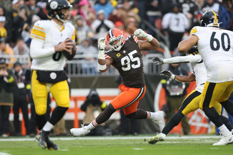 Browns predicted to draft Myles Garrett replacement as trade rumors ...