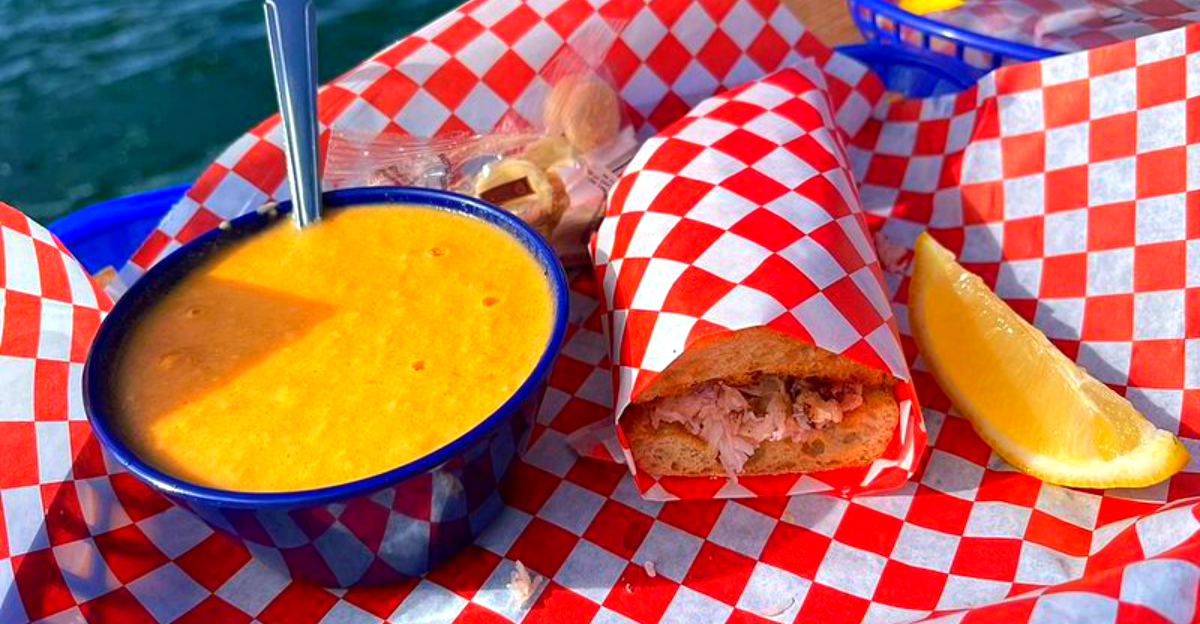 20 small food details that give away where you are instantly