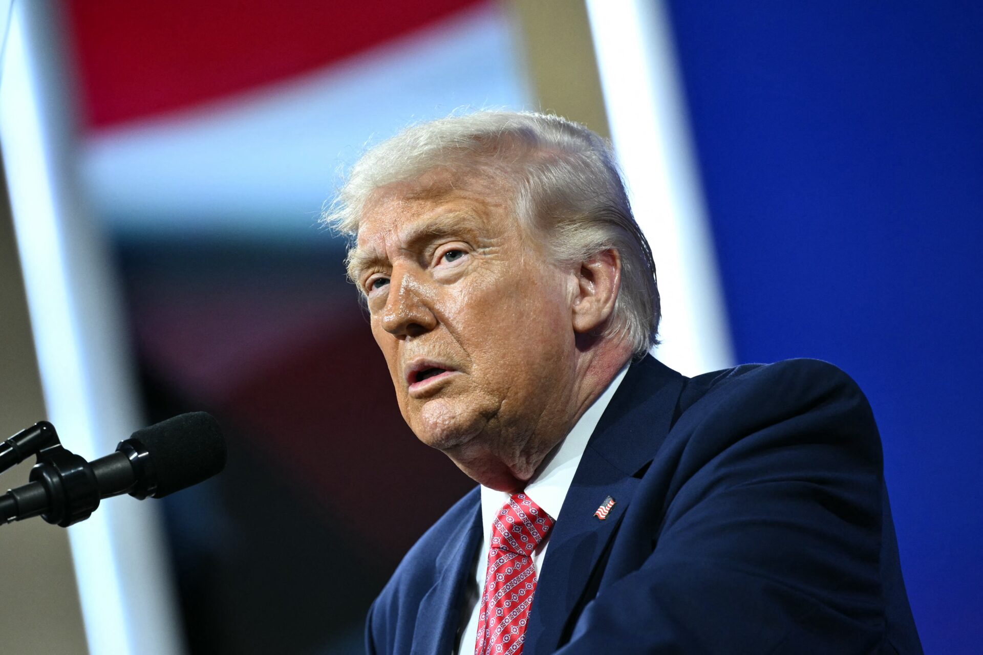 Partidarios de MAGA critican a Trump en Truth Social