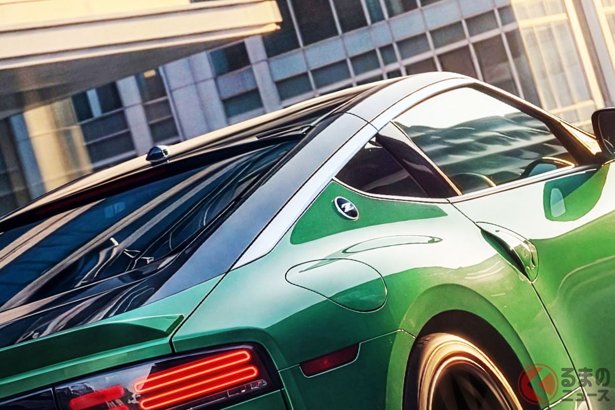 日産「新型フェアレディZ」今夏登場へ! 超レトロな「Gノーズ」復活! 高性能「6速MT」の「NISMO」も新設定! 新しい「27モデル」米国 ...
