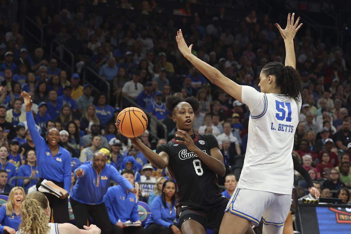 South Carolina in top 5, UCLA not ranked in ESPN's first WBB top 25 for ...