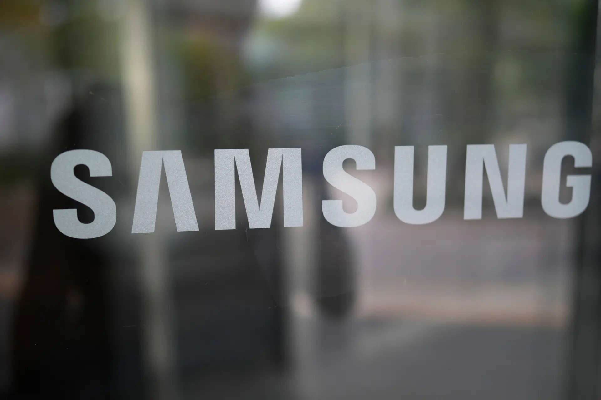 Samsung messages app discontinued: Tech giant pulls the plug on its ...