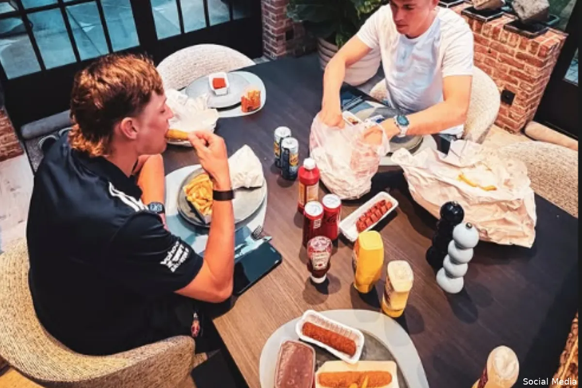📸 What does Mathieu van der Poel eat after just finishing second in the ...