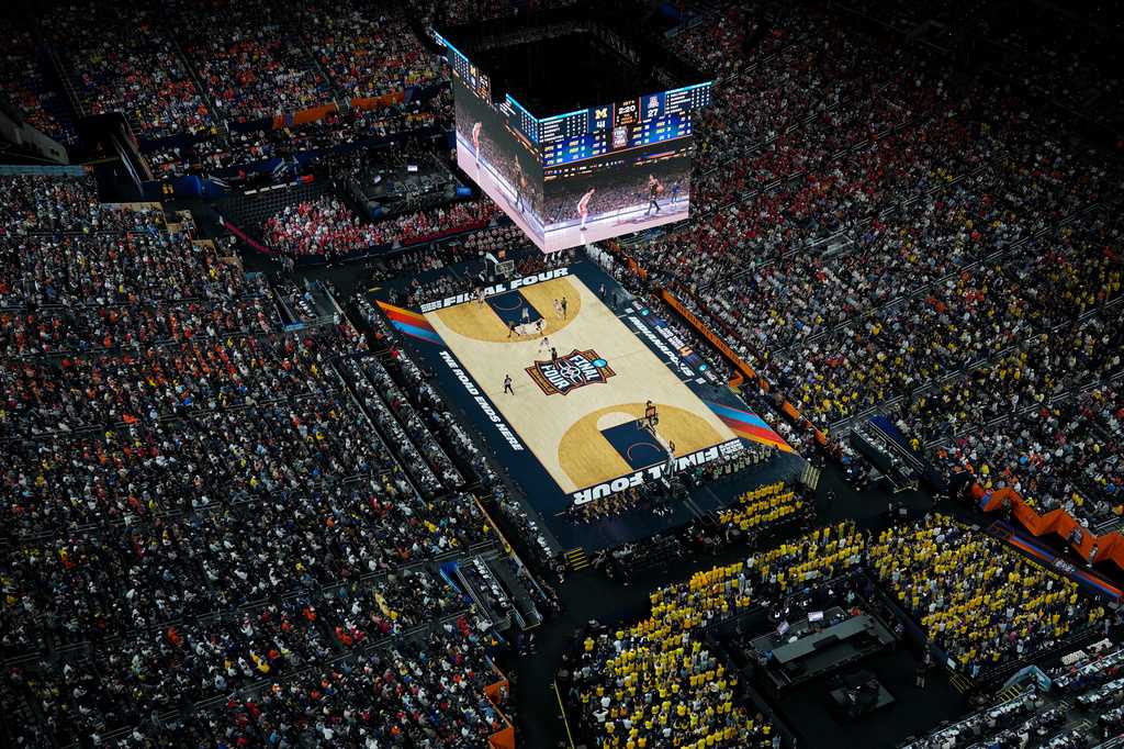 UConn must overcome Michigan's dominance to establish a basketball dynasty