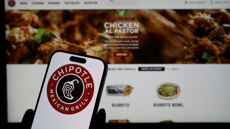 Why Reddit says you should skip Chipotle for online orders