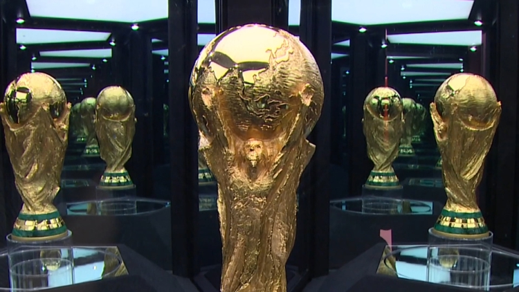 Original FIFA World Cup trophy draws crowds to Seattle ahead of 2026 ...