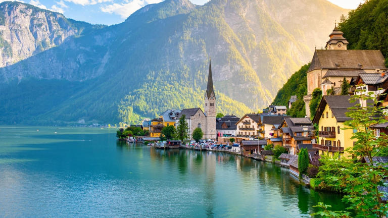In Europe, the 5 most beautiful and colourful mountain villages that ...