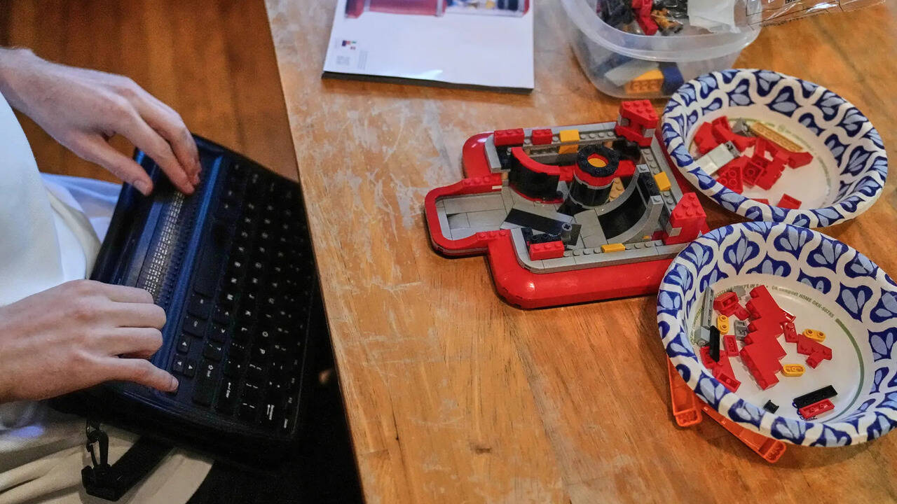 Blind man empowers others with vision loss to build Lego sets