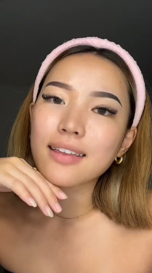Eyebrow routine for a clean and defined look