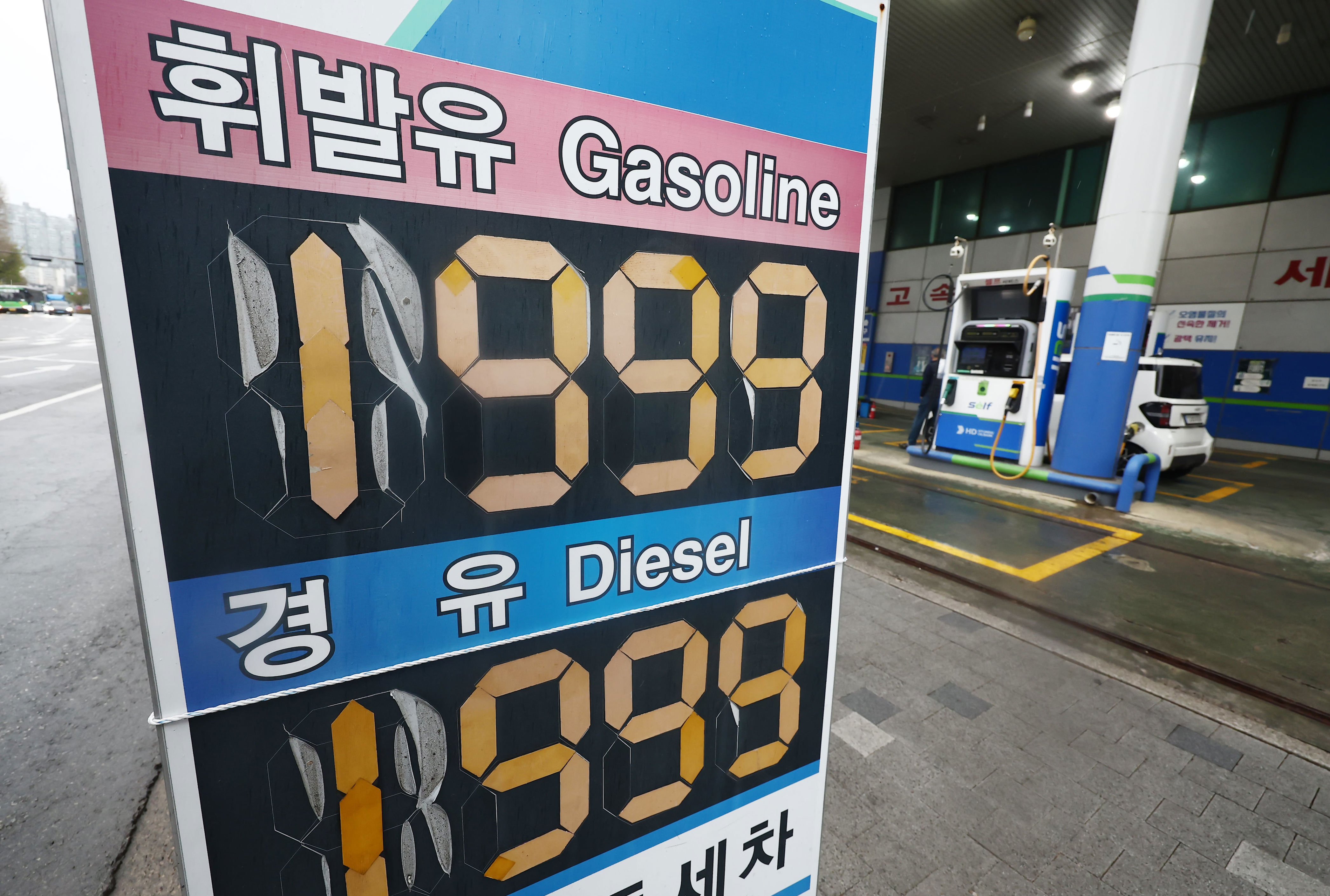 Seoul gasoline prices near 2,000 won mark
