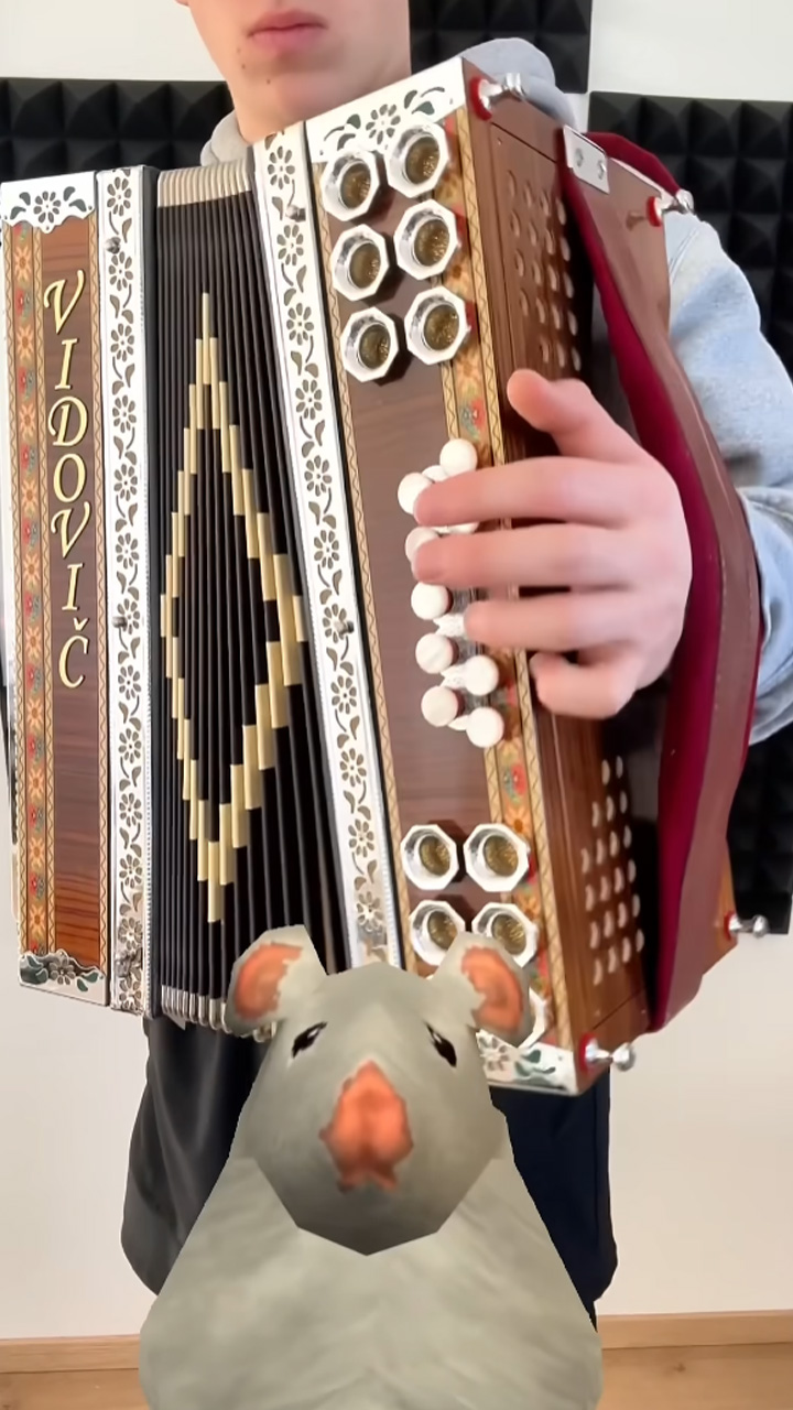 Epic rat dance meme performance: 13 instruments turn viral track into music