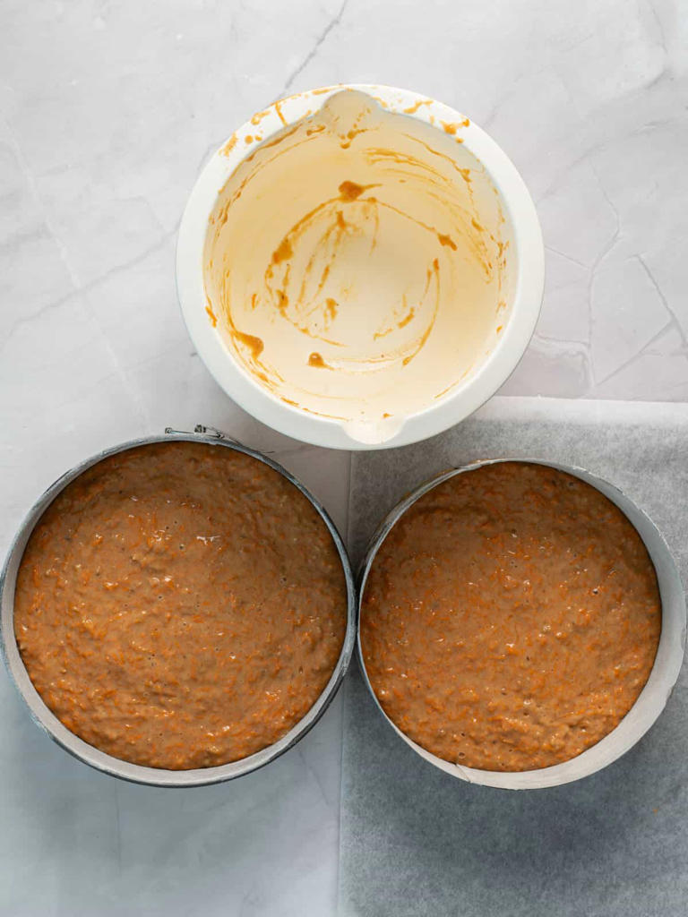 Easy carrot cake with cream cheese frosting