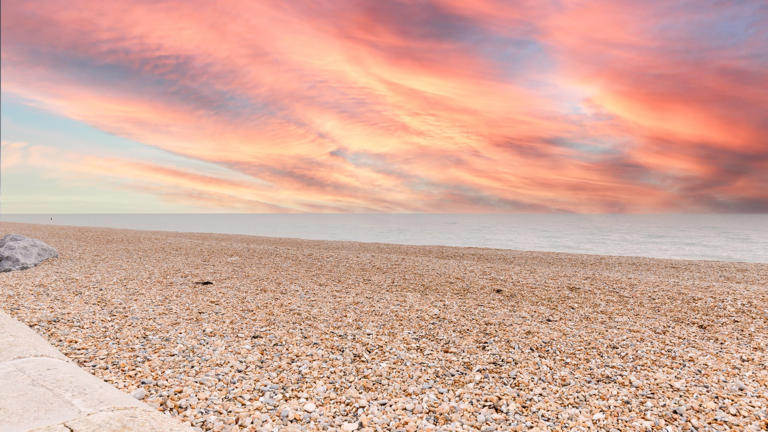 Folkestone is the 'enchanting' UK town with 5 beaches that's just 58 ...