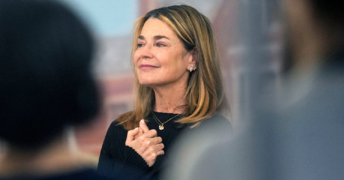 Watch: Savannah Guthrie returns to 'Today' show, pays tribute to ...