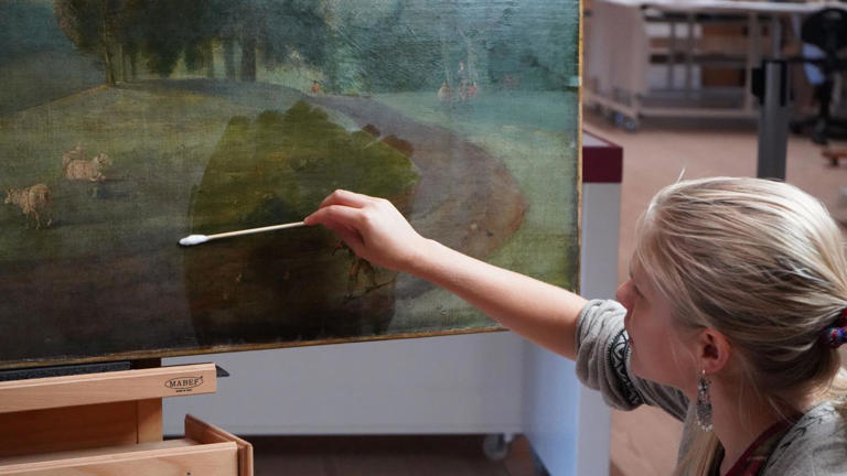 'Extraordinary discovery' made in old painting