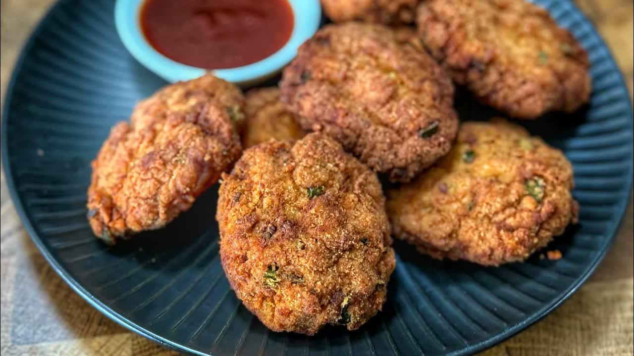 Simple chicken nuggets with cream cheese and jalapeño