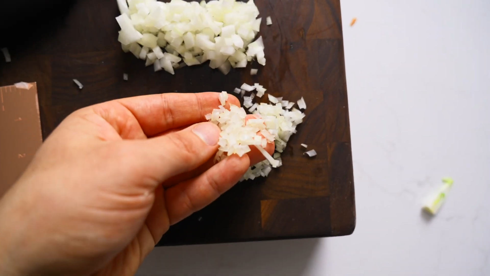 Simple onion cutting technique for beginners