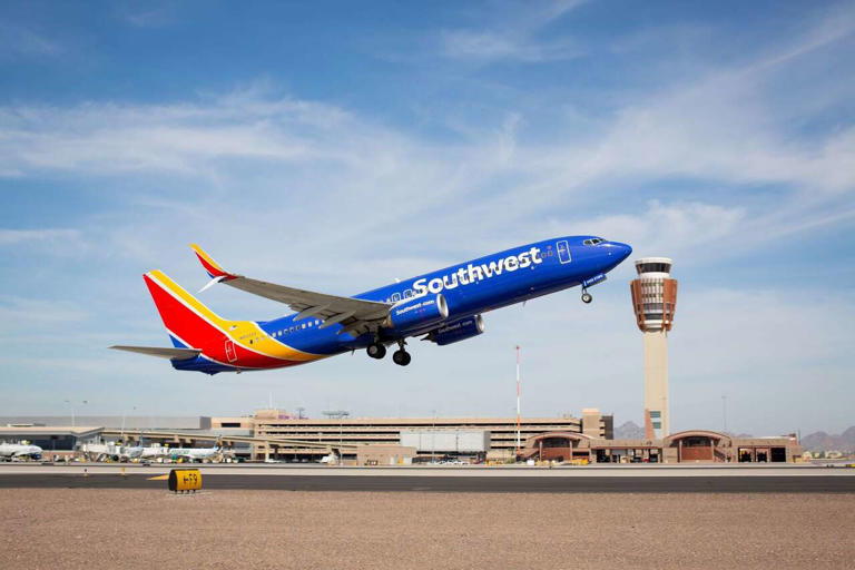 DHS says it's drawing up plans to ban international arrivals at SFO