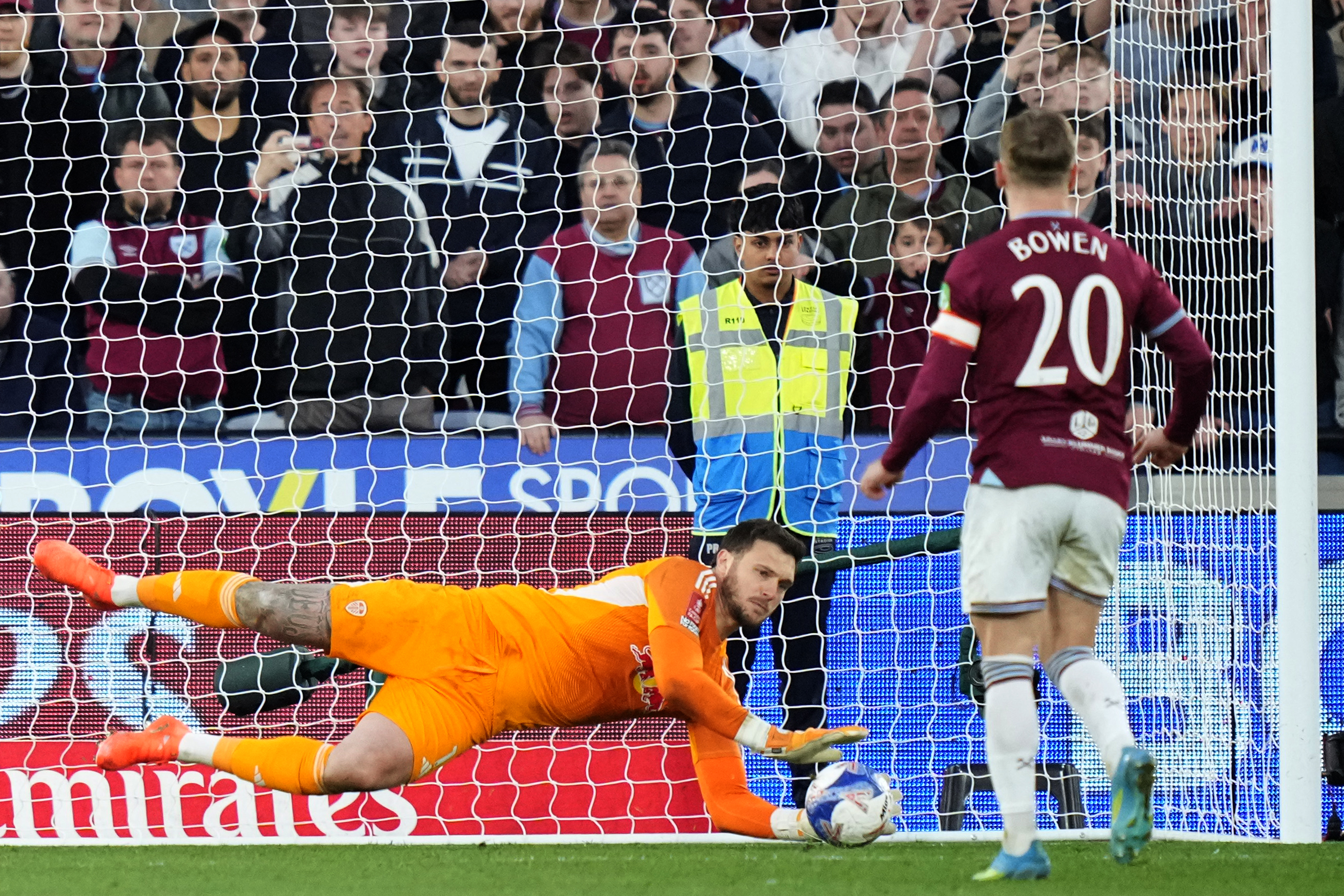 25 brilliant photos as Leeds United players and fans celebrate making ...