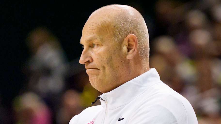 Late commitment has Oregon Ducks soaring in recruiting class rankings