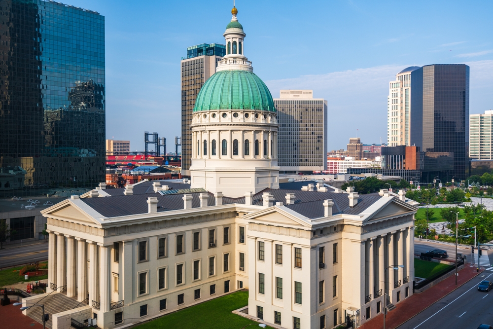 15 historic courthouses, inns, and town squares worth pulling over for
