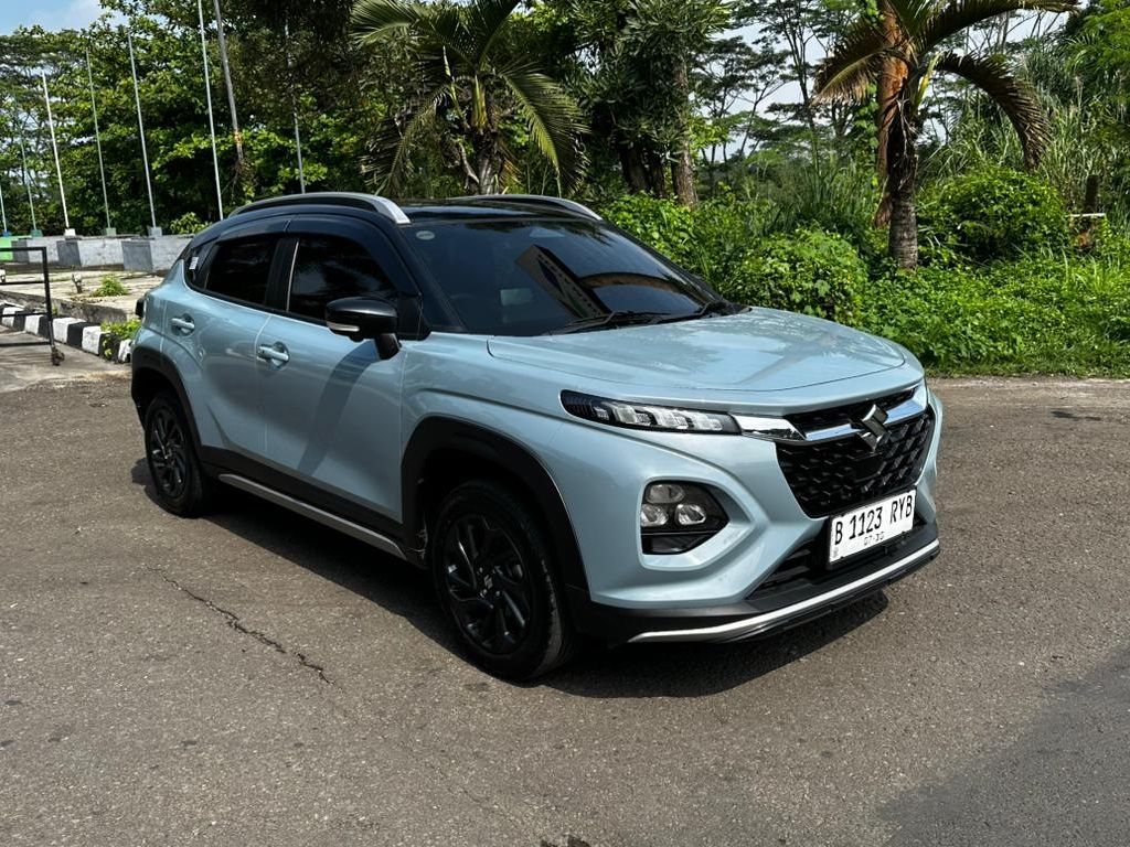 Body boleh compact, ternyata Suzuki Fronx punya tempat penyimpanan ...