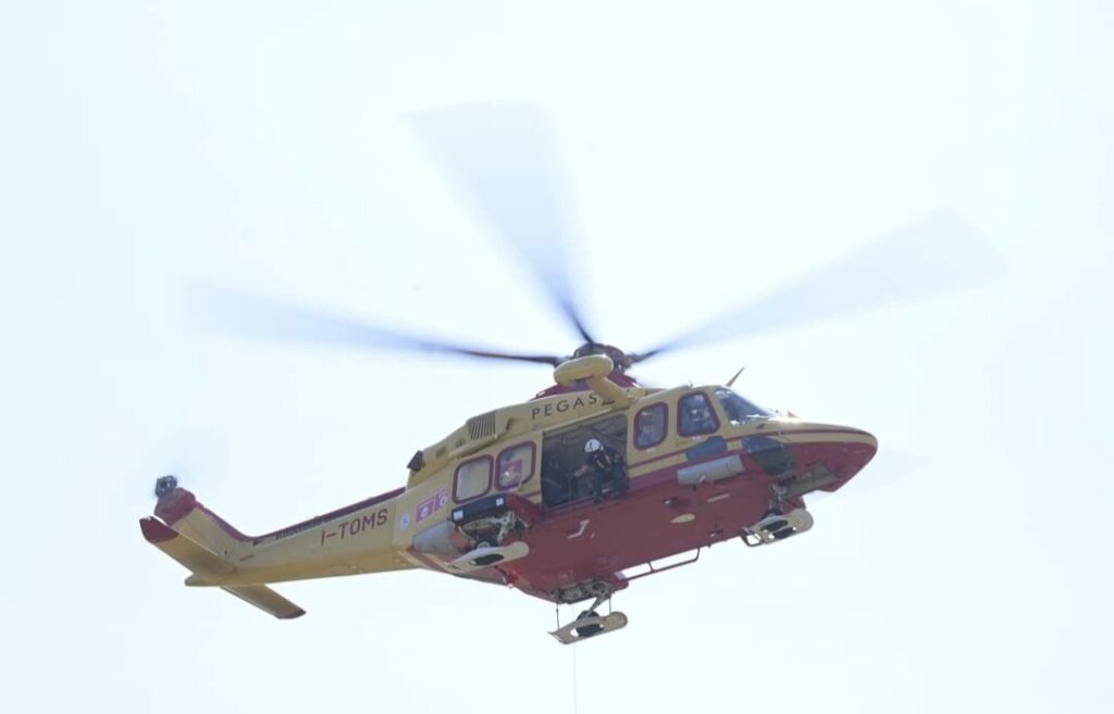 Si ferisce all'addome mentre maneggia un'arma: in elisoccorso a Cisanello