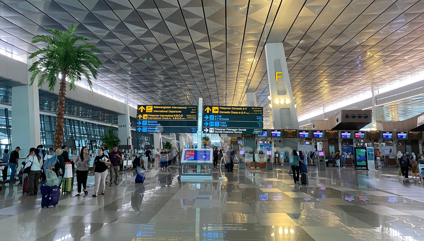 Atap boarding lounge gate 7 terminal 3 roboh, manajemen Bandara ...