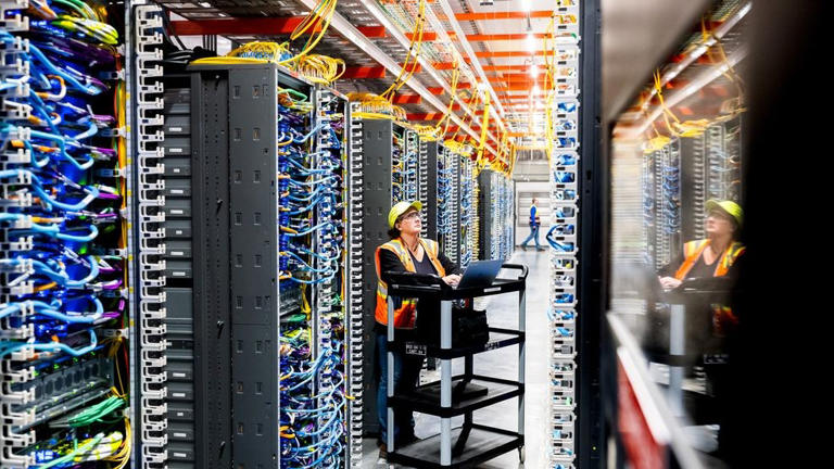 Maine lawmakers consider moratorium on large data centers