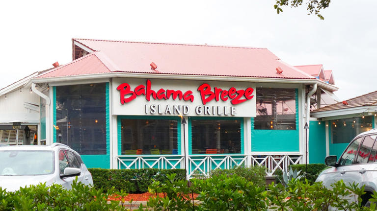 This tropical-themed chain restaurant just closed all 28 of its locations
