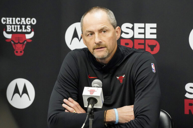 Chicago Bulls make sweeping changes in front office
