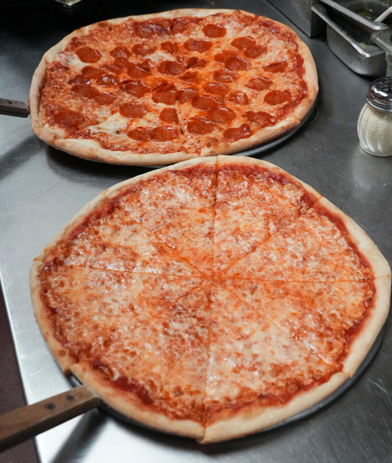 Delaware pizza showdown has only 2 shops left. Crown your champion!