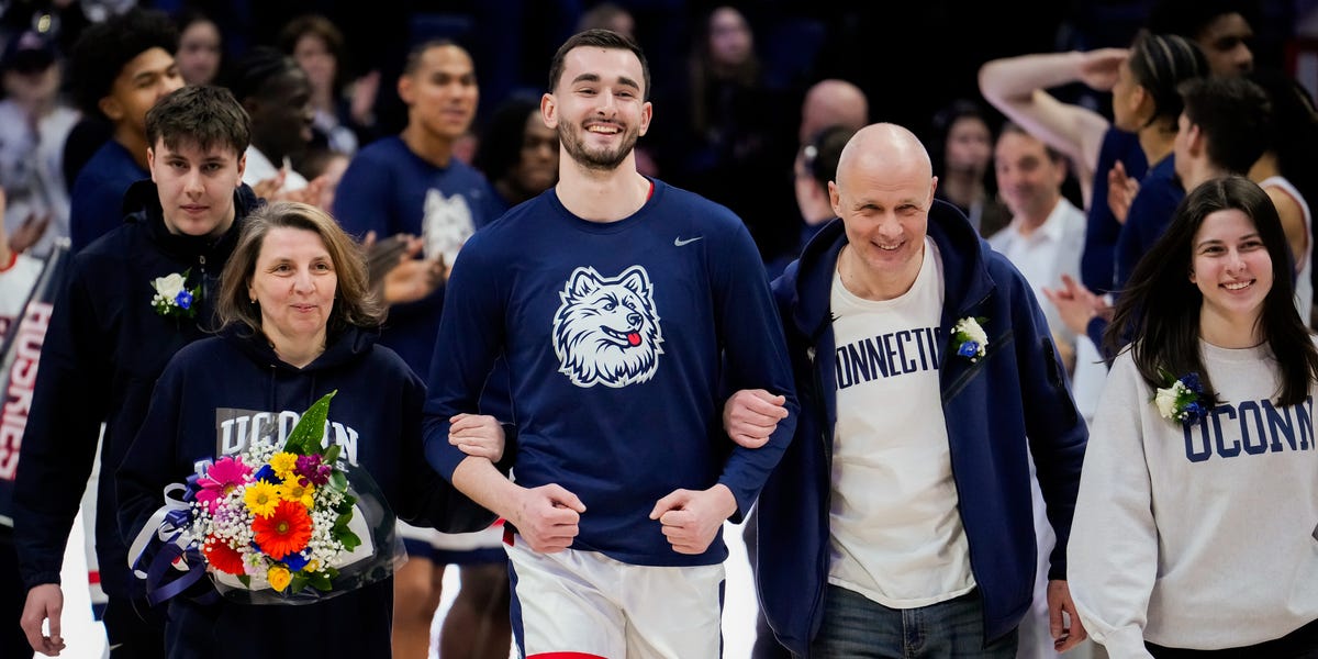Meet UConn basketball star Alex Karaban’s parents Olga and Alexei