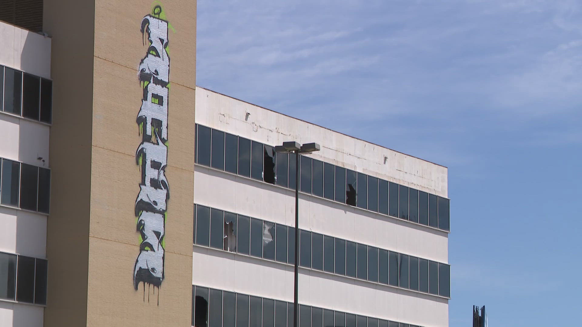 Vacant North Freeway medical building to be torn down after safety concerns