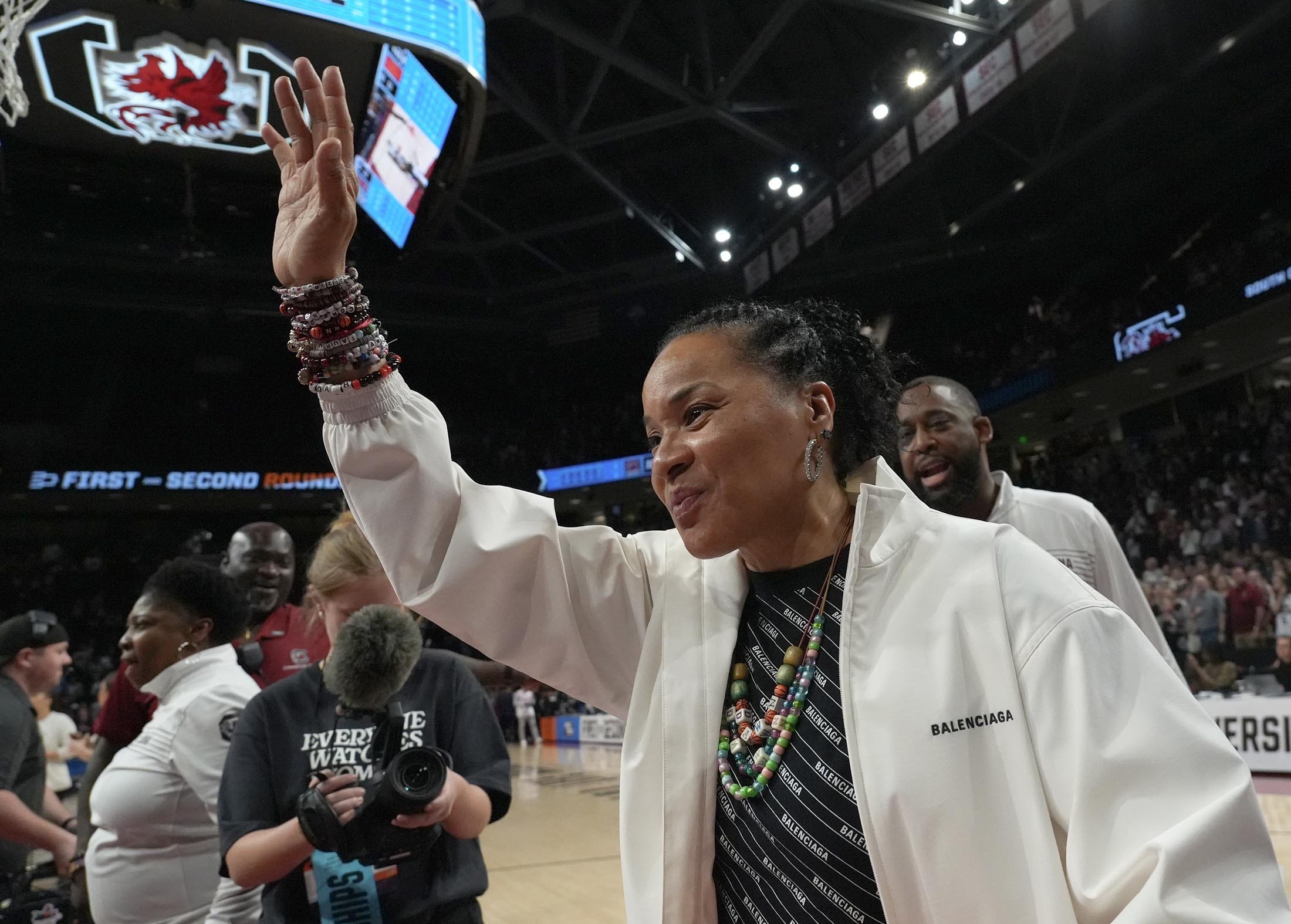 South Carolina's Dawn Staley celebrates former player Tina Roy's ...