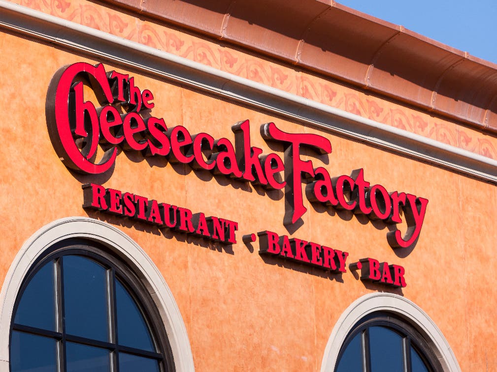 Bomb threat to Cheesecake Factory forces NJ mall evacuation on Easter ...