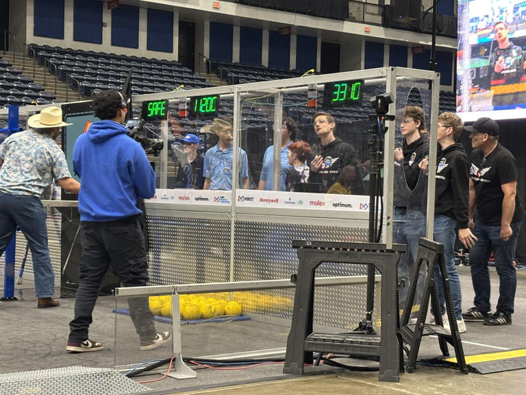 FIRST Robotics students fire up competition in Amarillo
