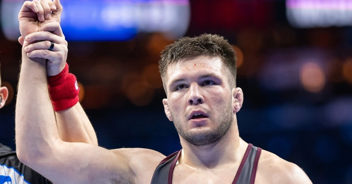 Former Minnesota wrestler Clayton Whiting commits to Wisconsin