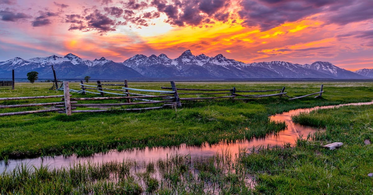 10 Wyoming hikes that shine at sunset