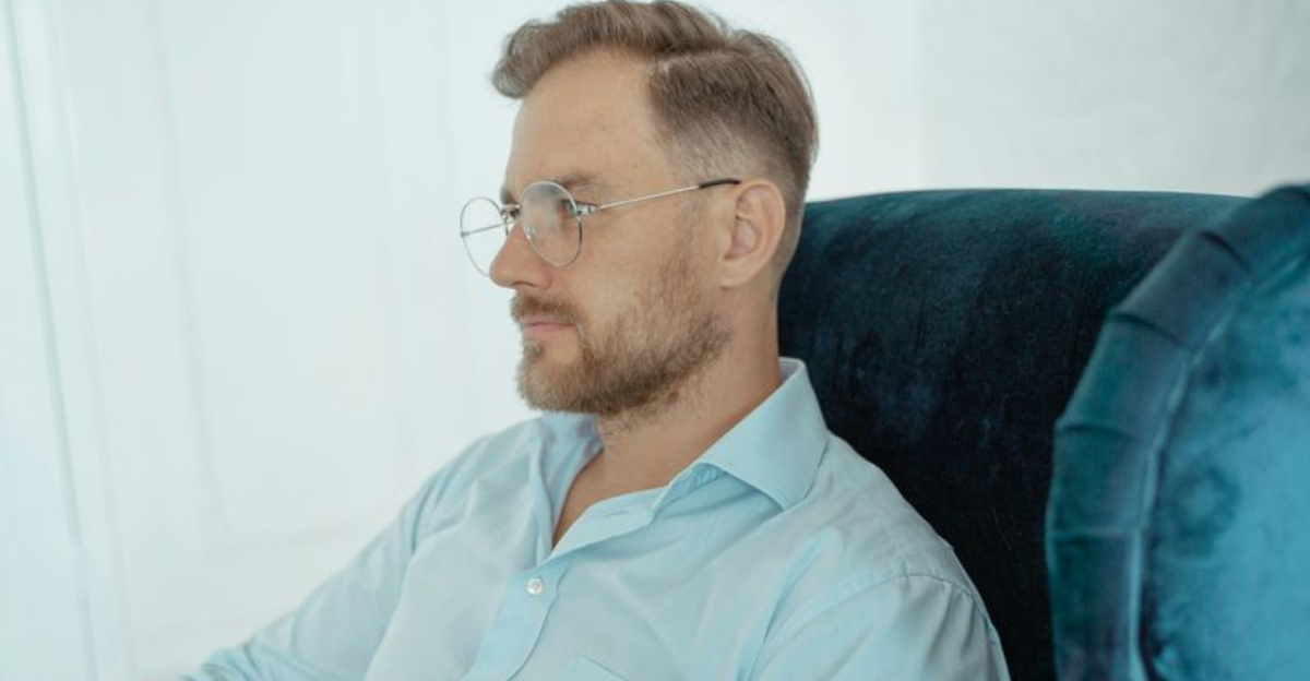9 small things men do that have a big impact on attraction