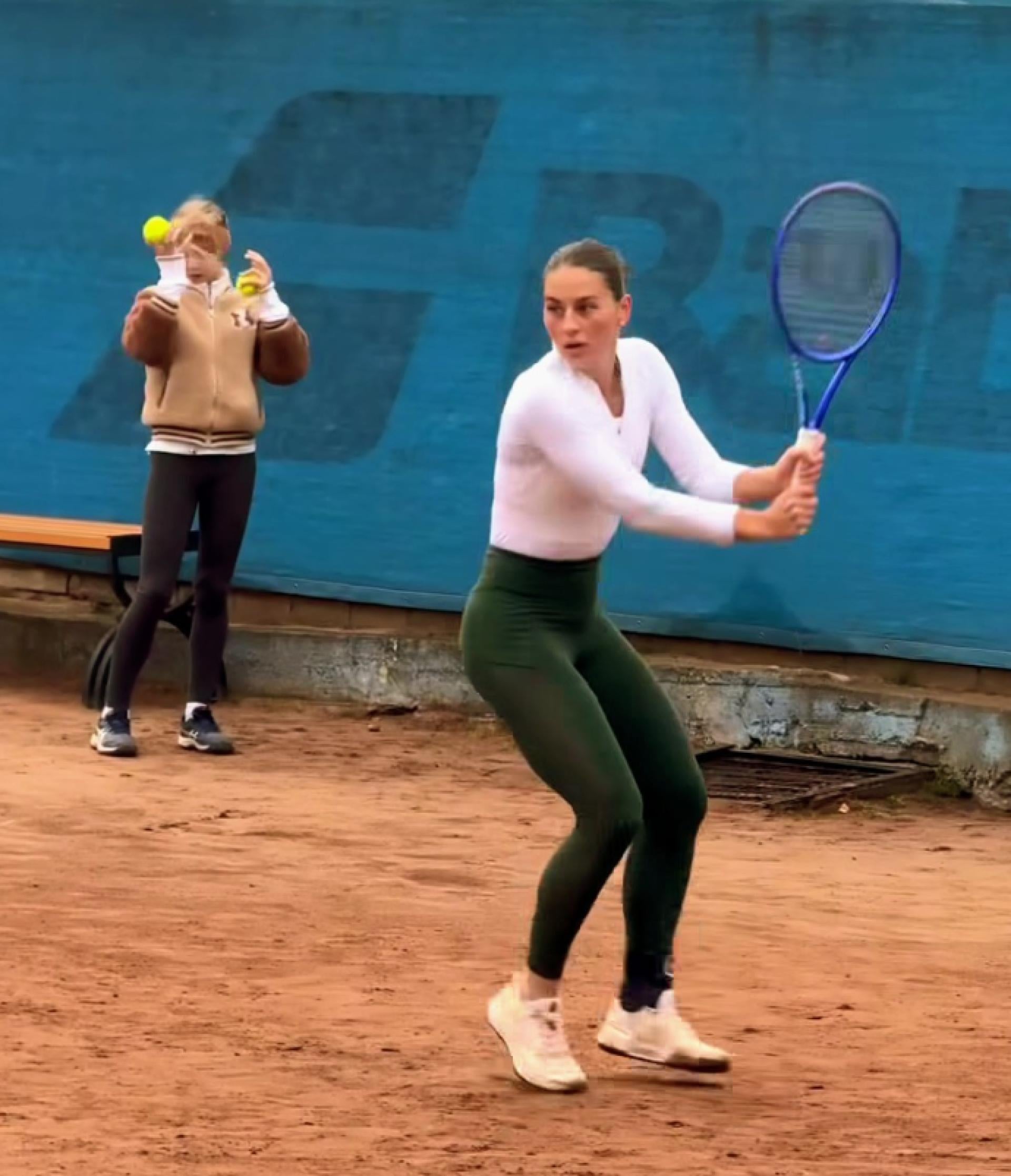 Watch: Ukraine’s Marta Kostyuk trains amid air raid sirens in Kyiv