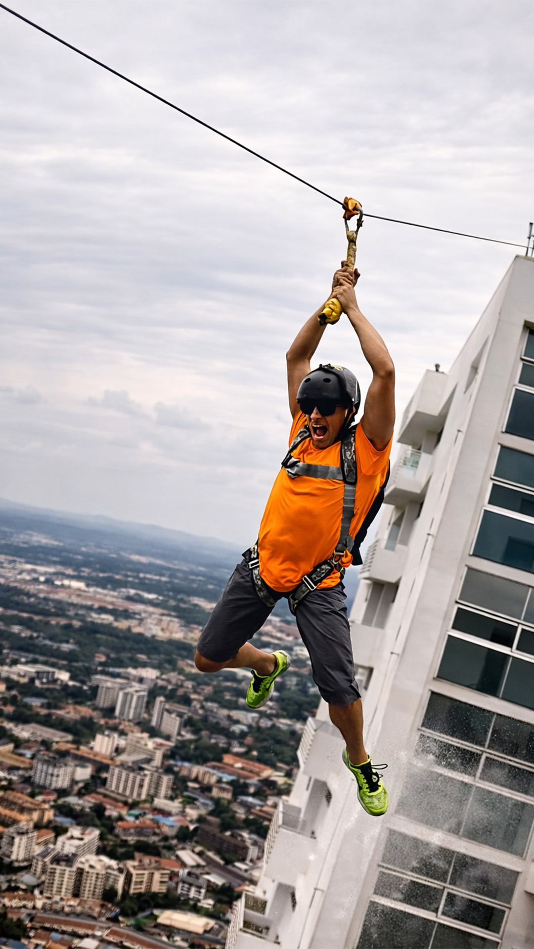 City zip line ride caught on camera