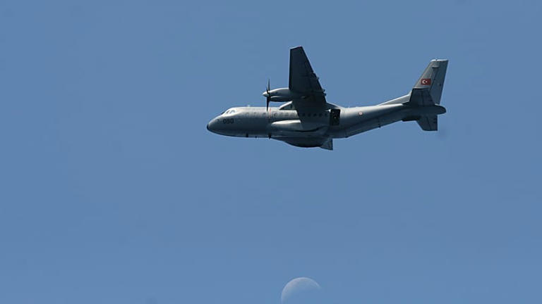Un avión español, protagonista en la arriesgada operación de rescate ...